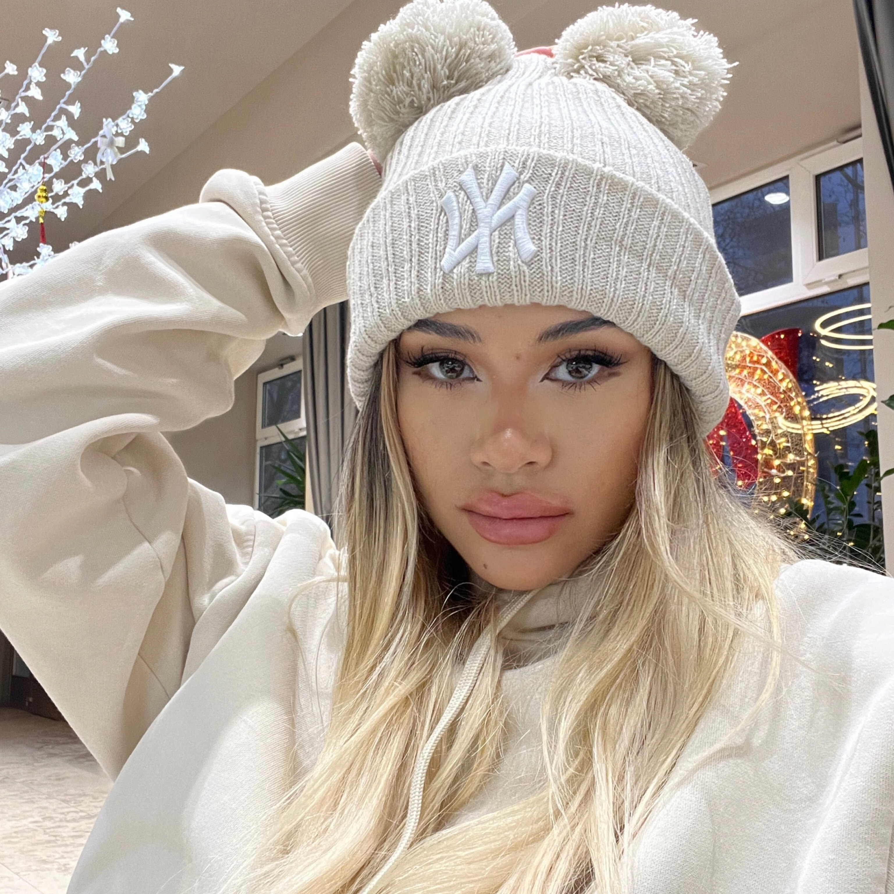 🥇 Lily Scott 🌸 onlyfans Model ️ Polls and Fans Reviews, Photo History ...